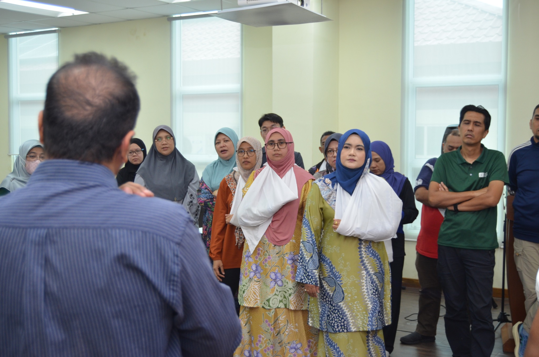 Kursus Pertolongan Cemas & CPR telah dilaksanakan di Dewan Seminar ...